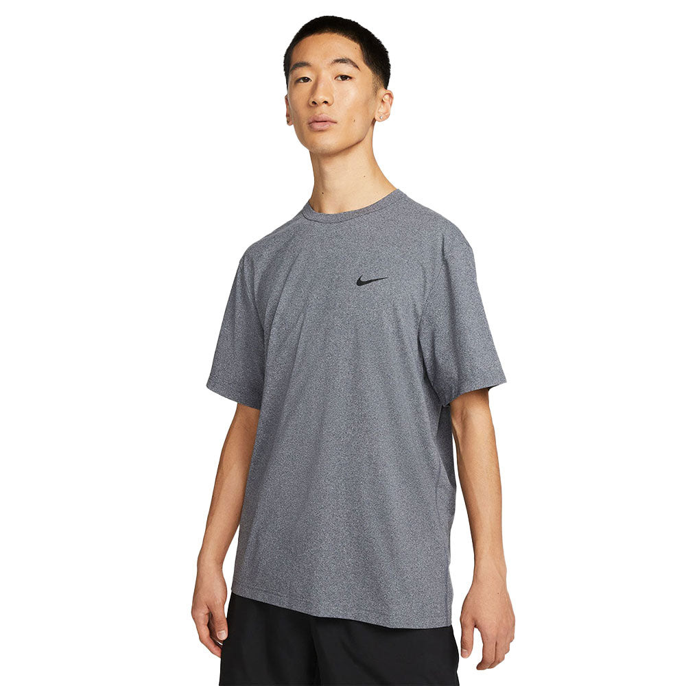 NIKE Dri-FIT UV Hyverse เสื้อออกกำลังกายผู้ชาย | ลดสูงสุด 15% | SUPERSPORTS